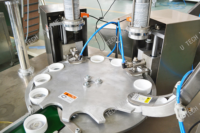 Plastic Bottle Cap Lining Machine Place The Gasket Into The Cover Automatic